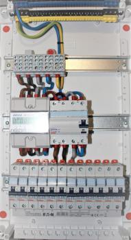 SWM GMBH - Unterverteilung a.P. 3-reihig bestückt mit: 1 Fi 40A/0,03A 4 ...